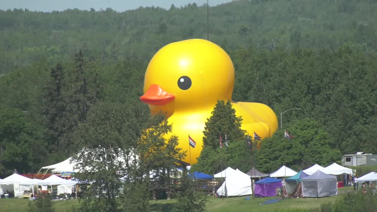 World’s largest rubber duck in Minnesota | FOX 9 Minneapolis-St. Paul