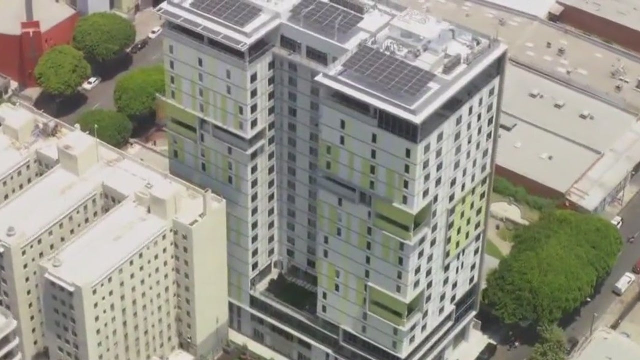 Luxury high-rise homeless shelter opens in DTLA | FOX 11 Los Angeles
