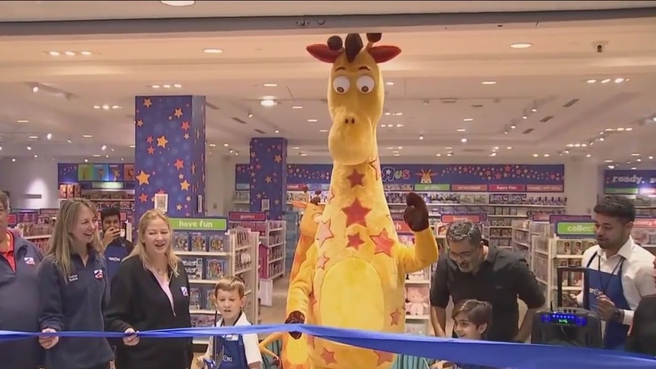 Toys 'R' Us opens new standalone store in Chicago suburb | FOX 32 Chicago