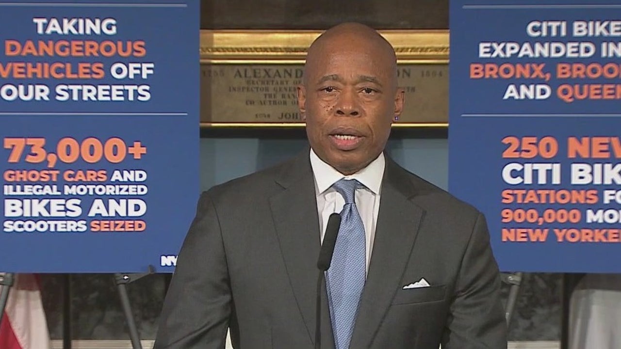 Judge rejects mayor's request to toss bribery charge | FOX 5 New York