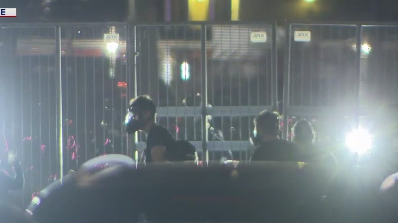 Protest activity continues at Broadview ICE processing facility | FOX ...