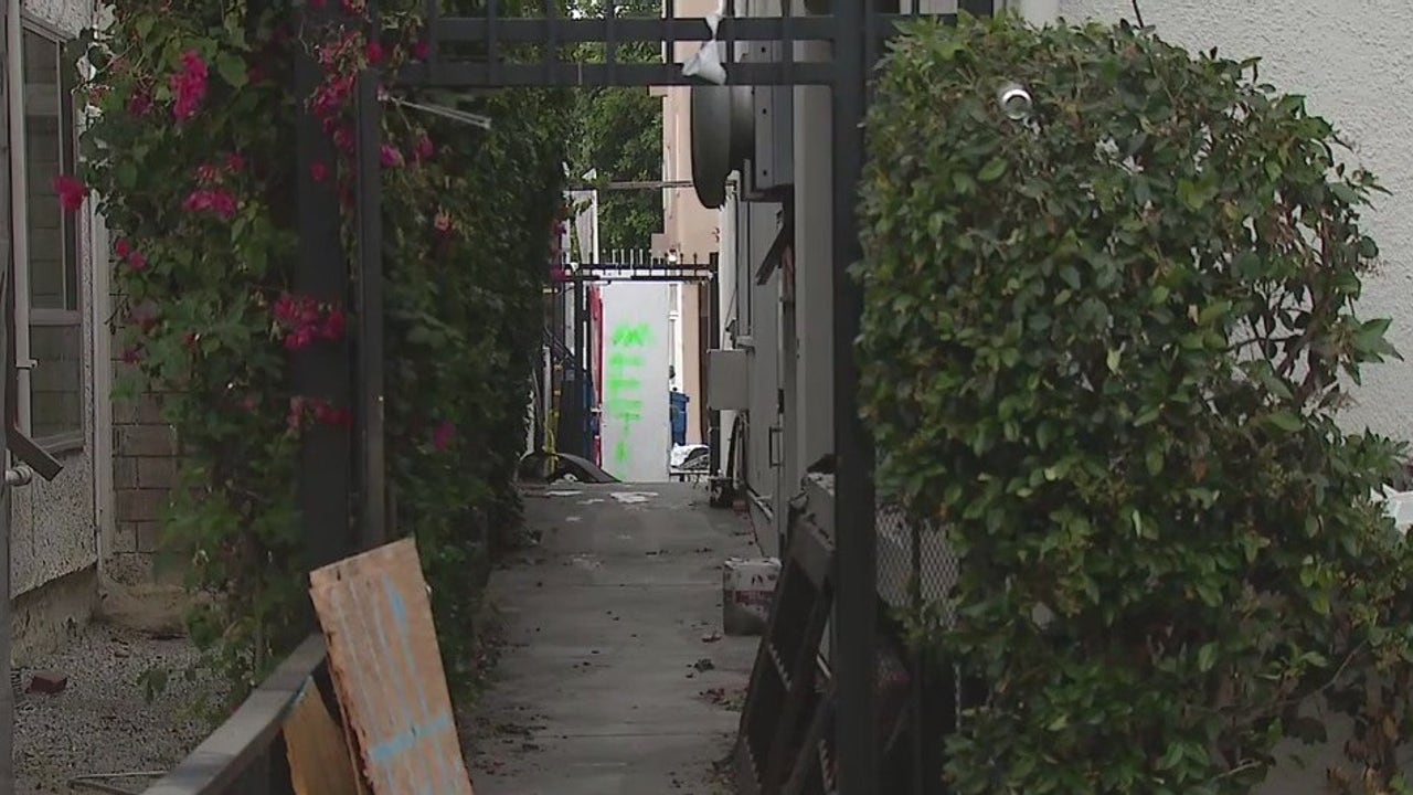 Homeless man fatally stabbed on USC's Greek Row | FOX 11 Los Angeles
