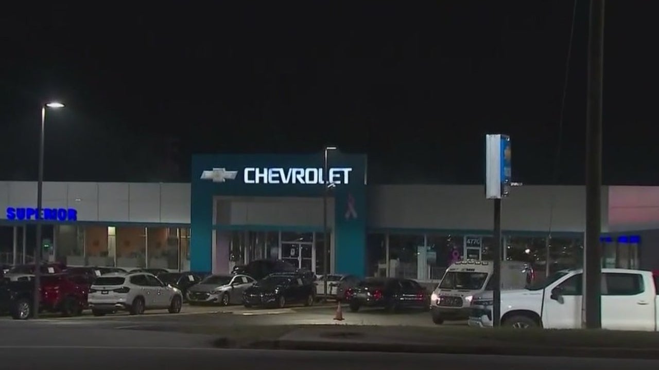 Cars catch fire at Decatur dealership | FOX 5 Atlanta