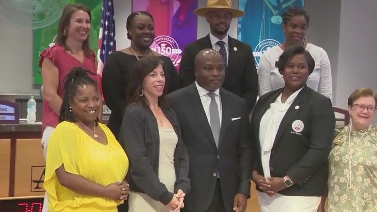 Dr. Bryan Johnson approved as next APS superintendent | FOX 5 Atlanta