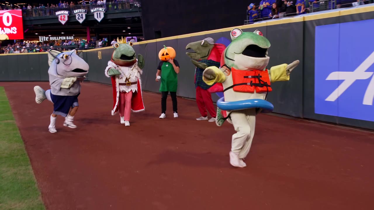 The 'truth' behind the Seattle Mariners' new tradition: The Salmon Run ...