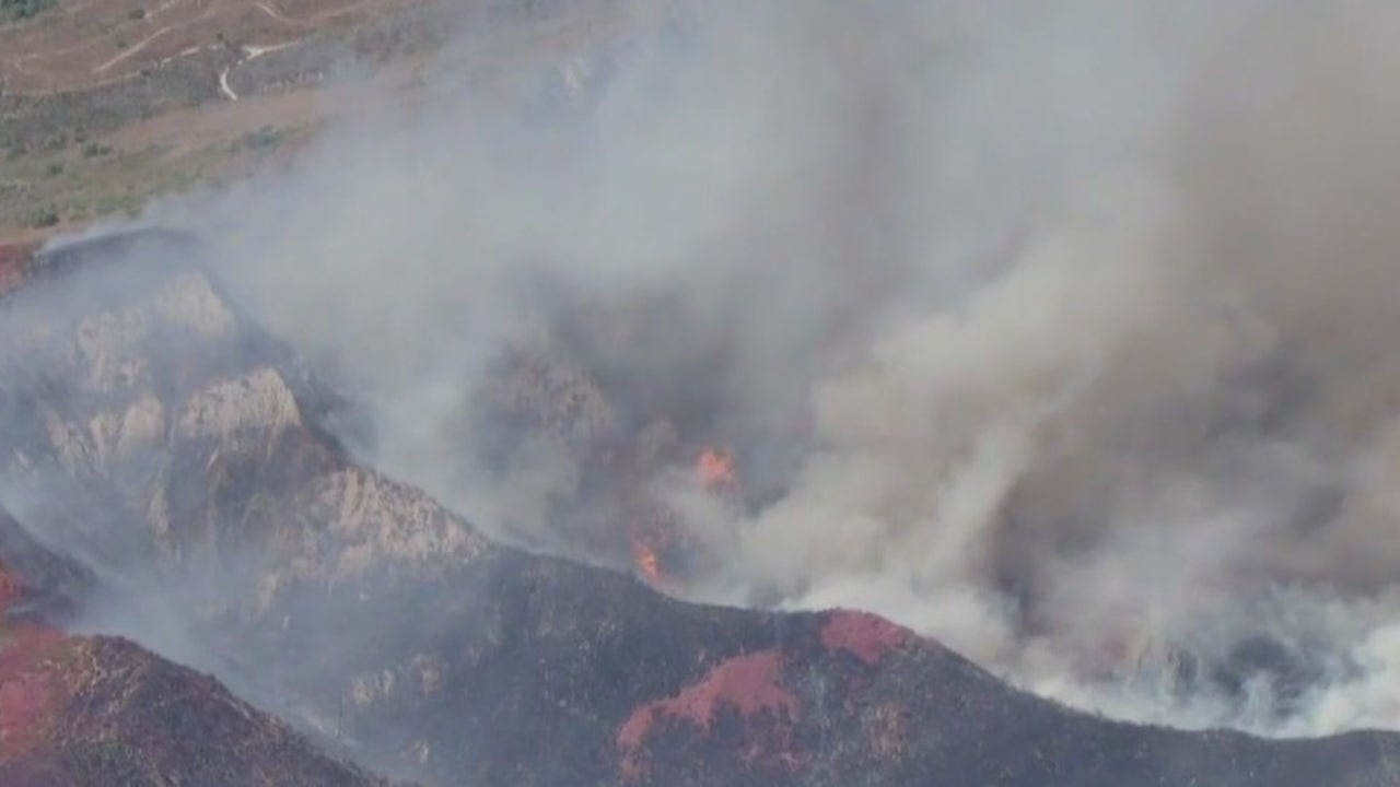 Sharp Fire in Simi Valley forces evacuations | FOX 11 Los Angeles
