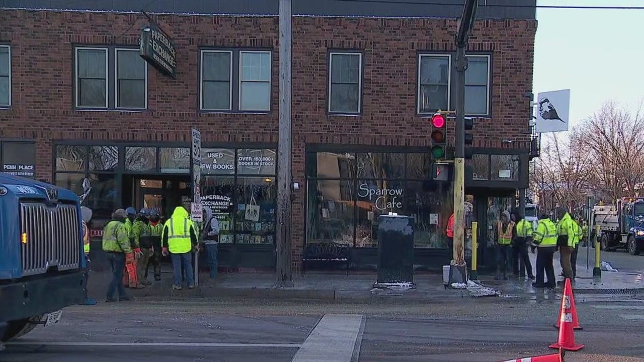 Crews clean up damage after Mpls water main break | FOX 9 Minneapolis ...