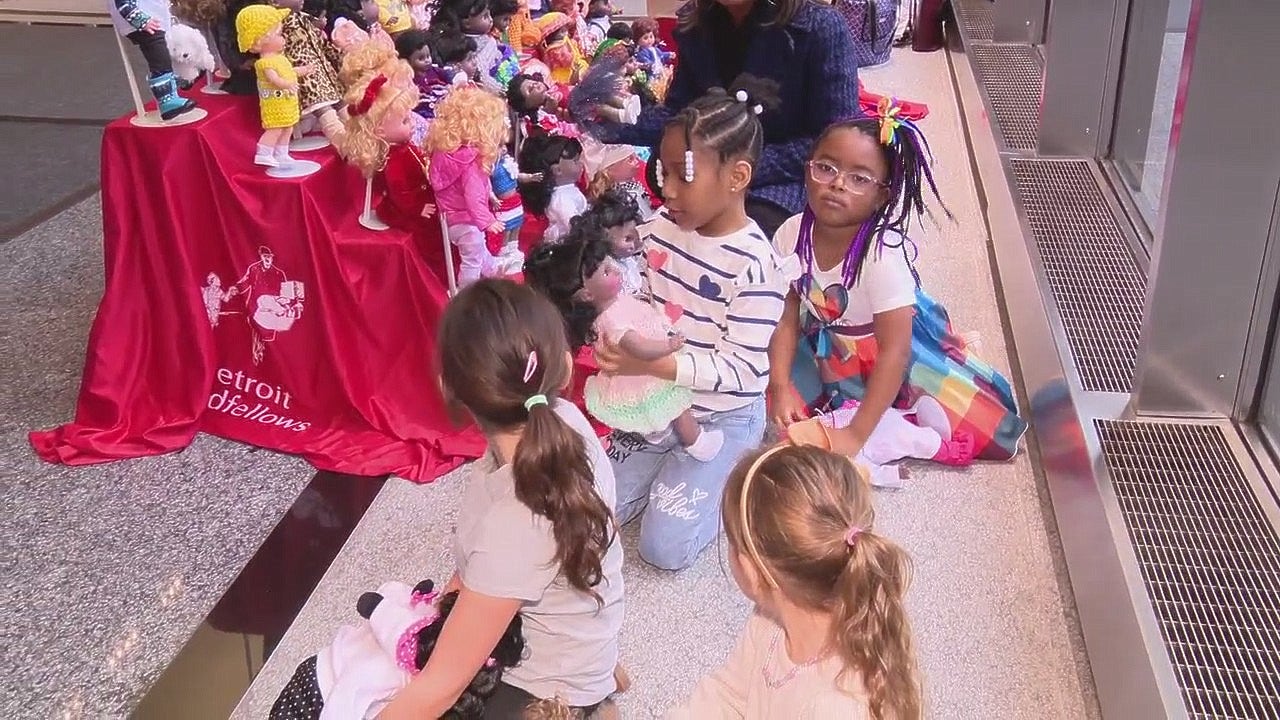 Detroit Goodfellows Doll Program helps children for the holidays | FOX ...