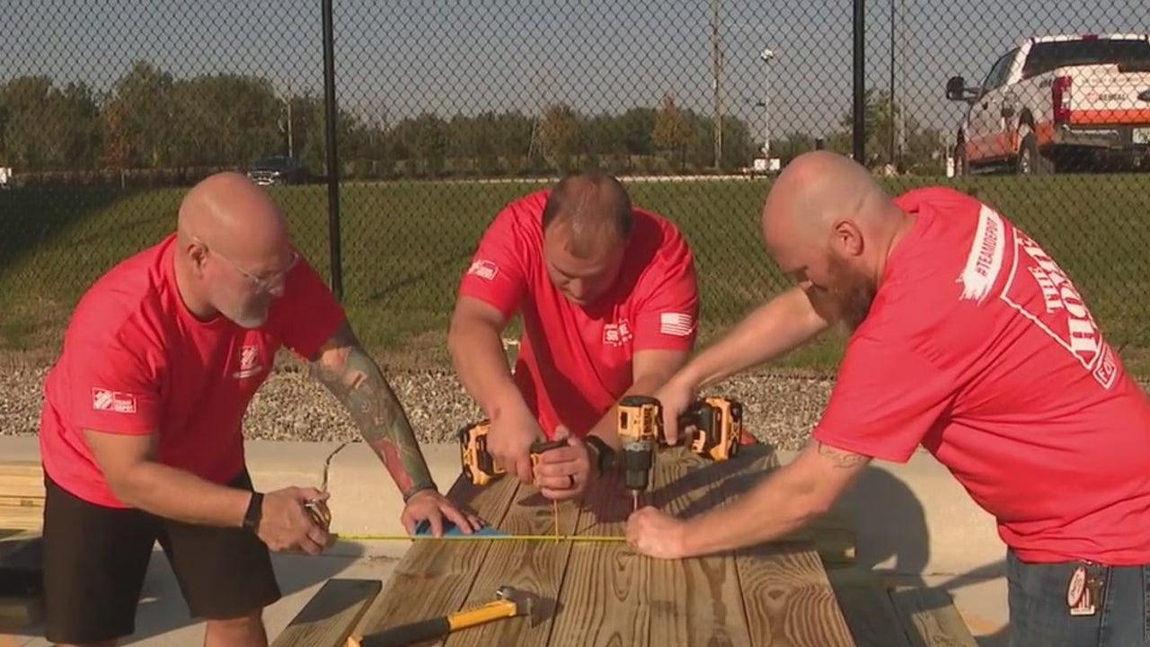 Workers perform day of service to remember 9/11 | FOX 2 Detroit