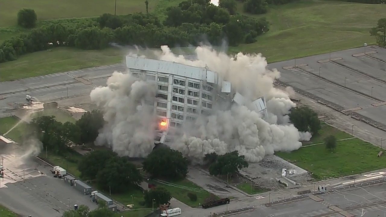 ExxonMobil Main Office Building implosion in Baytown | FOX 26 Houston