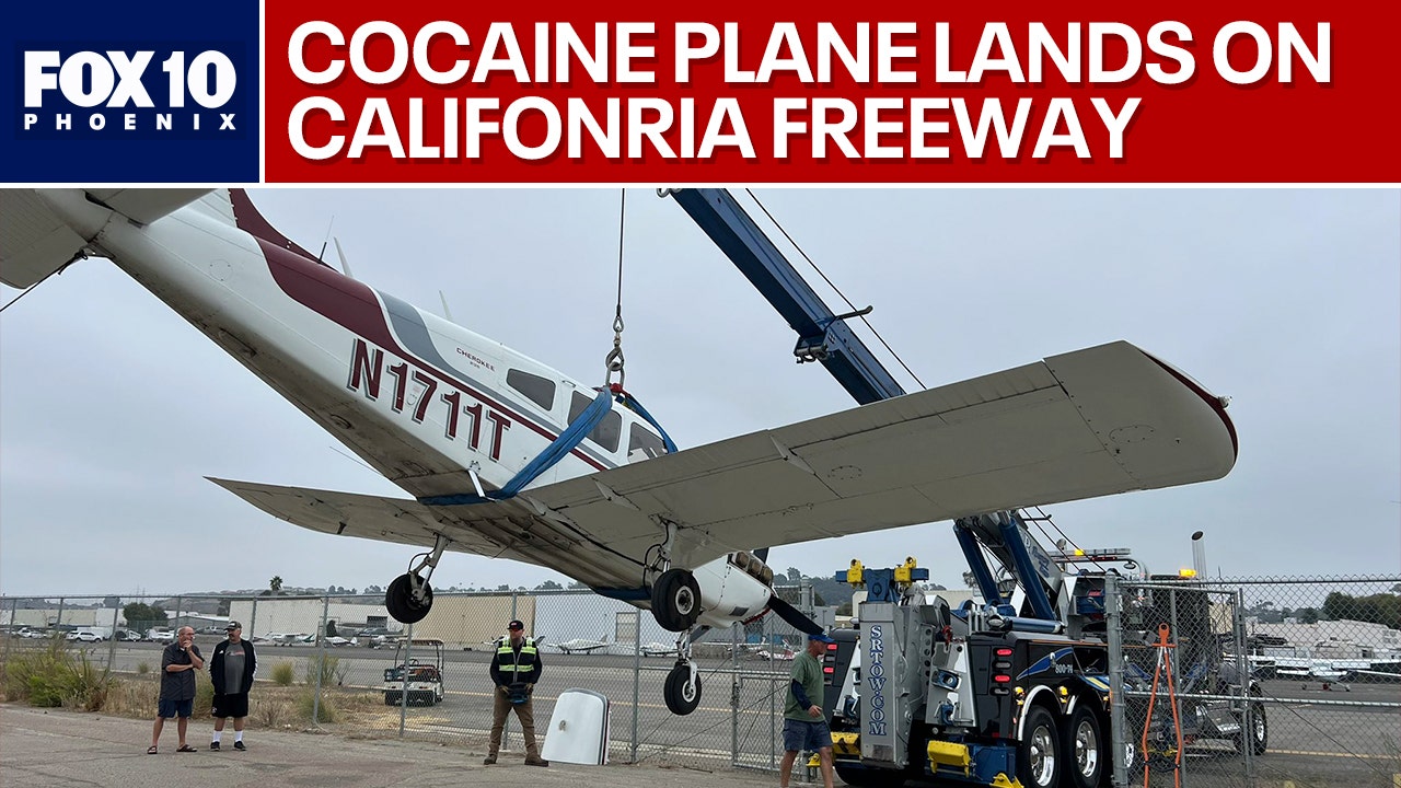 Pilots found with drugs on plane that landed on freeway | FOX 10 Phoenix