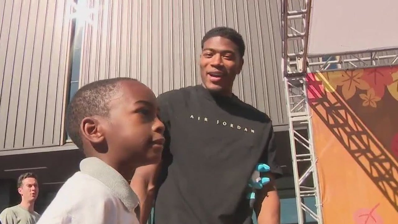 Lakers host special event for homeless youth | FOX 11 Los Angeles