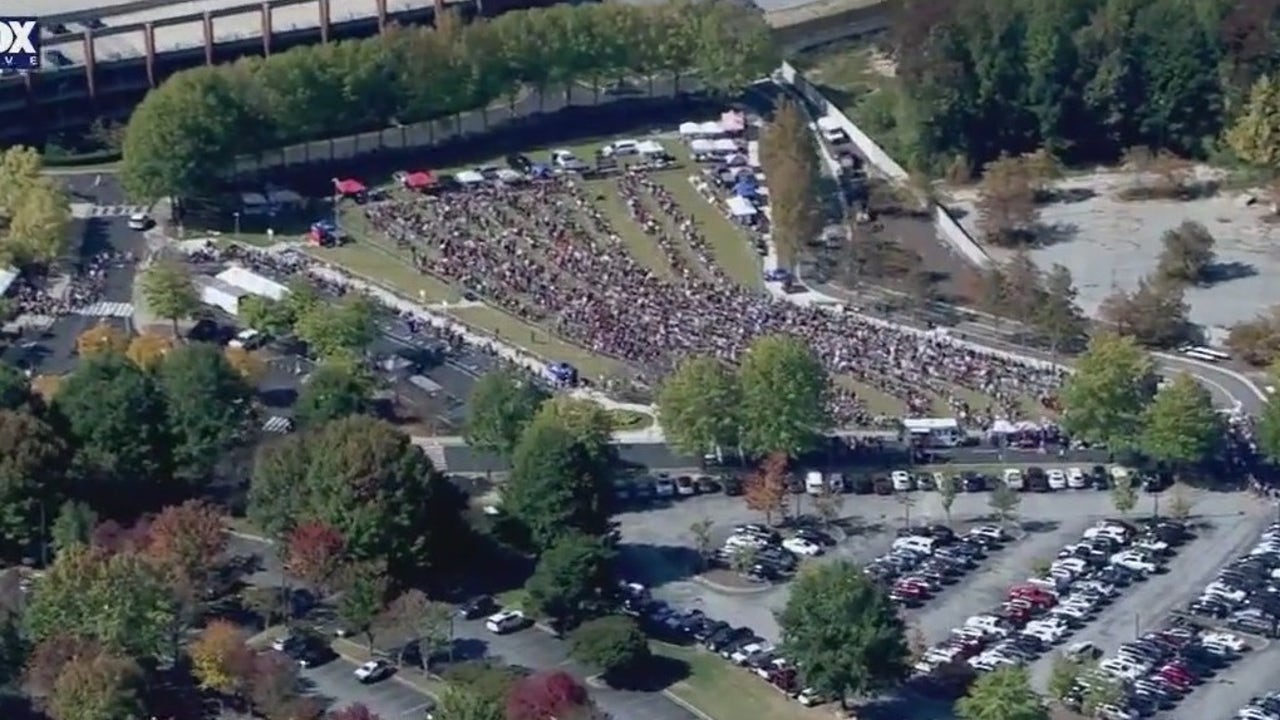 Supporters line up for Trump rally in Duluth | FOX 5 Atlanta