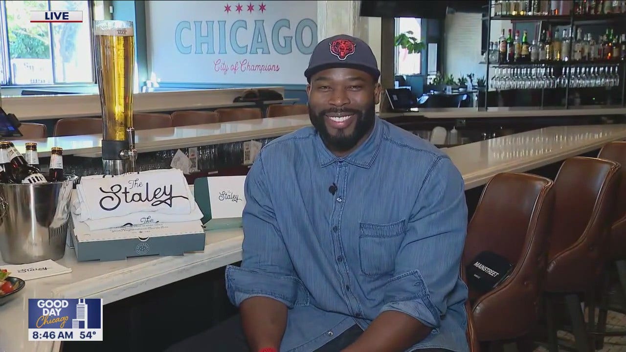 Former Bear Israel Idonije gives fans a taste of game day at The Staley ...