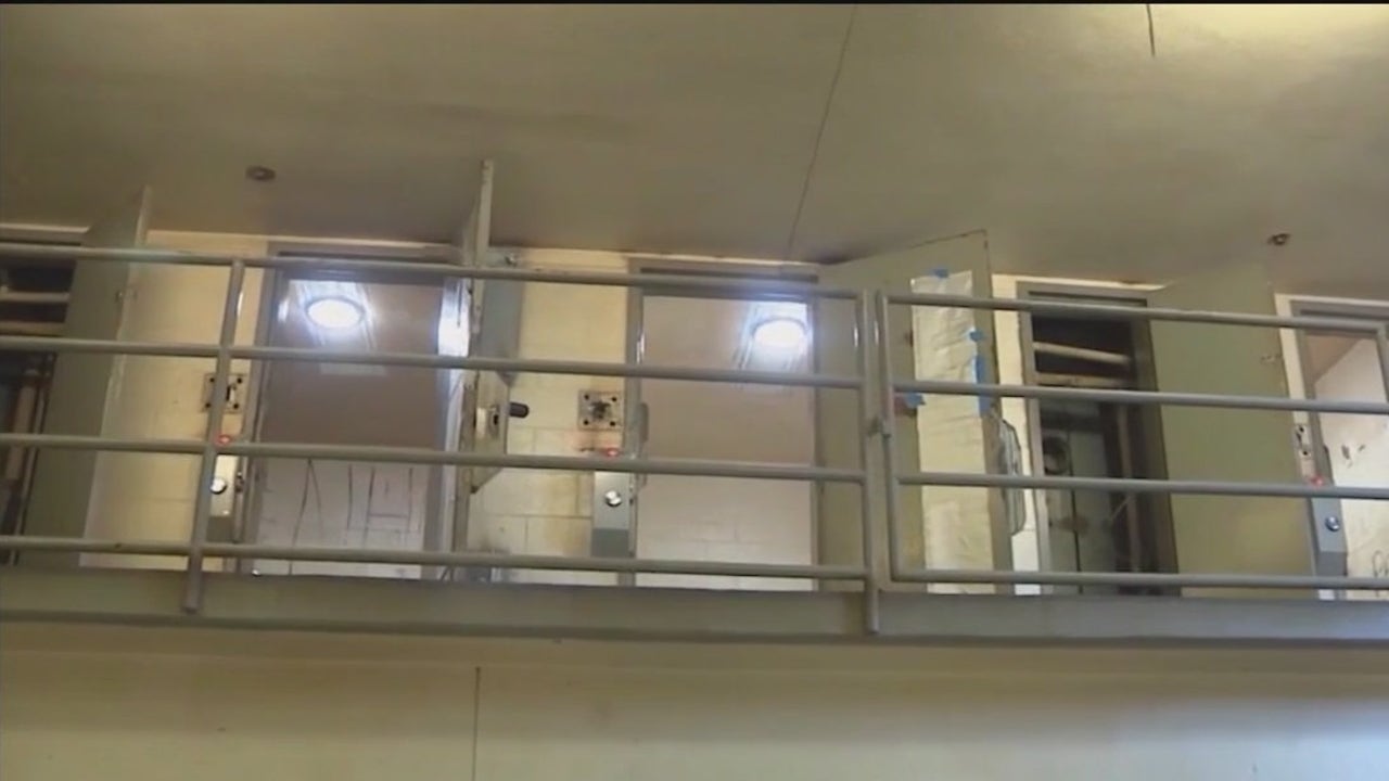 Sheriff calls Fulton County Jail the 'Titanic' | FOX 5 Atlanta