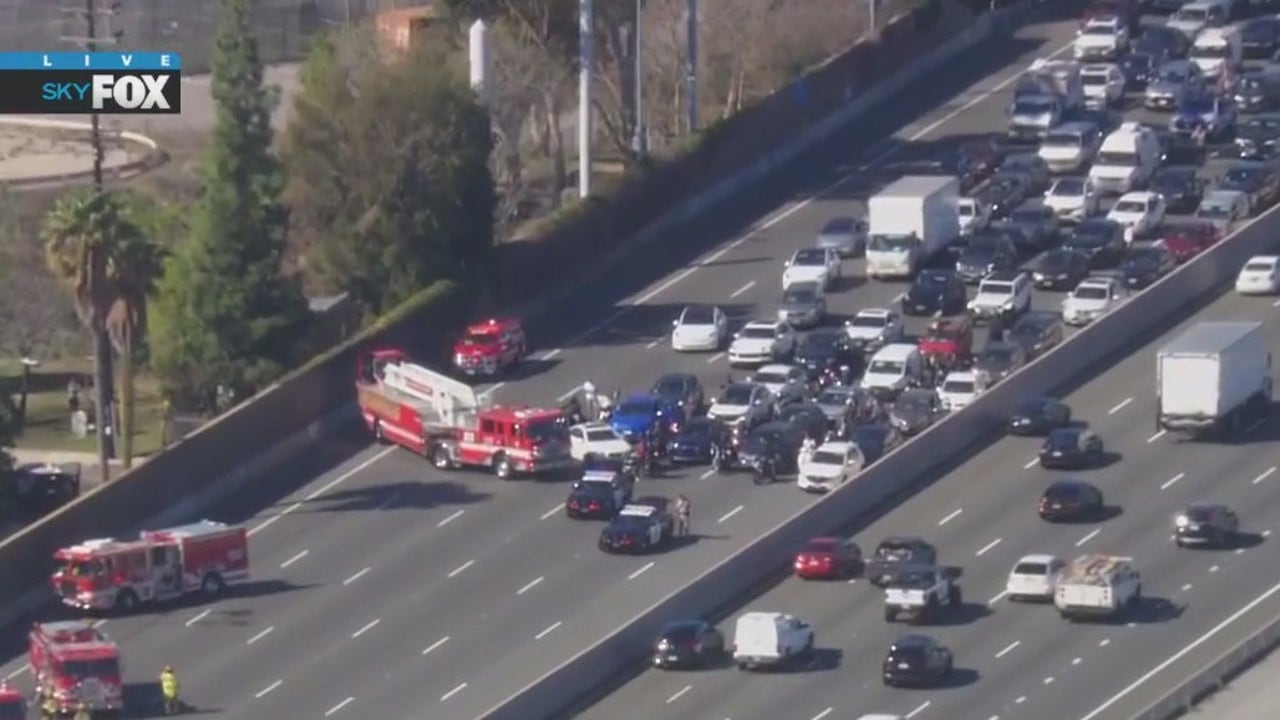 Truck fire shuts down 101 Fwy in Encino | FOX 11 Los Angeles