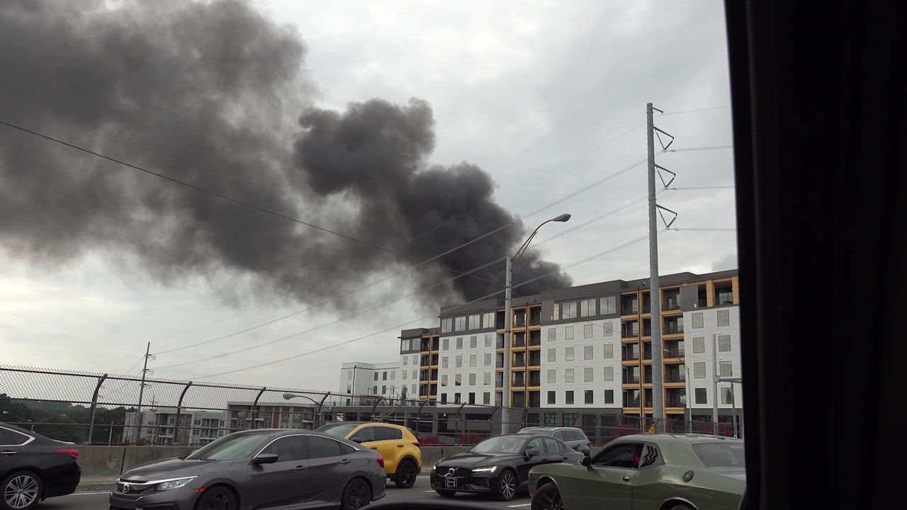 RAW: Fire at Bells Collier Village luxury apartments | FOX 5 Atlanta