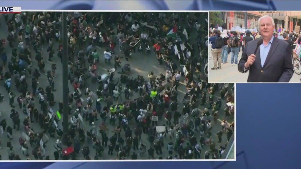 Chicago ICE Protests: Hundreds gather in Federal Plaza | FOX 32 Chicago