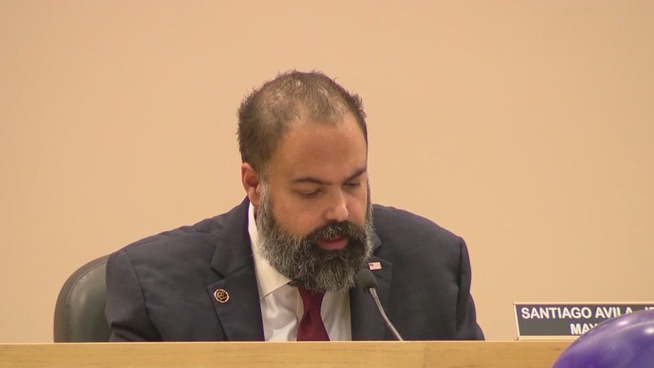 Deltona mayor faces scrutiny over use of tax dollars | FOX 35 Orlando