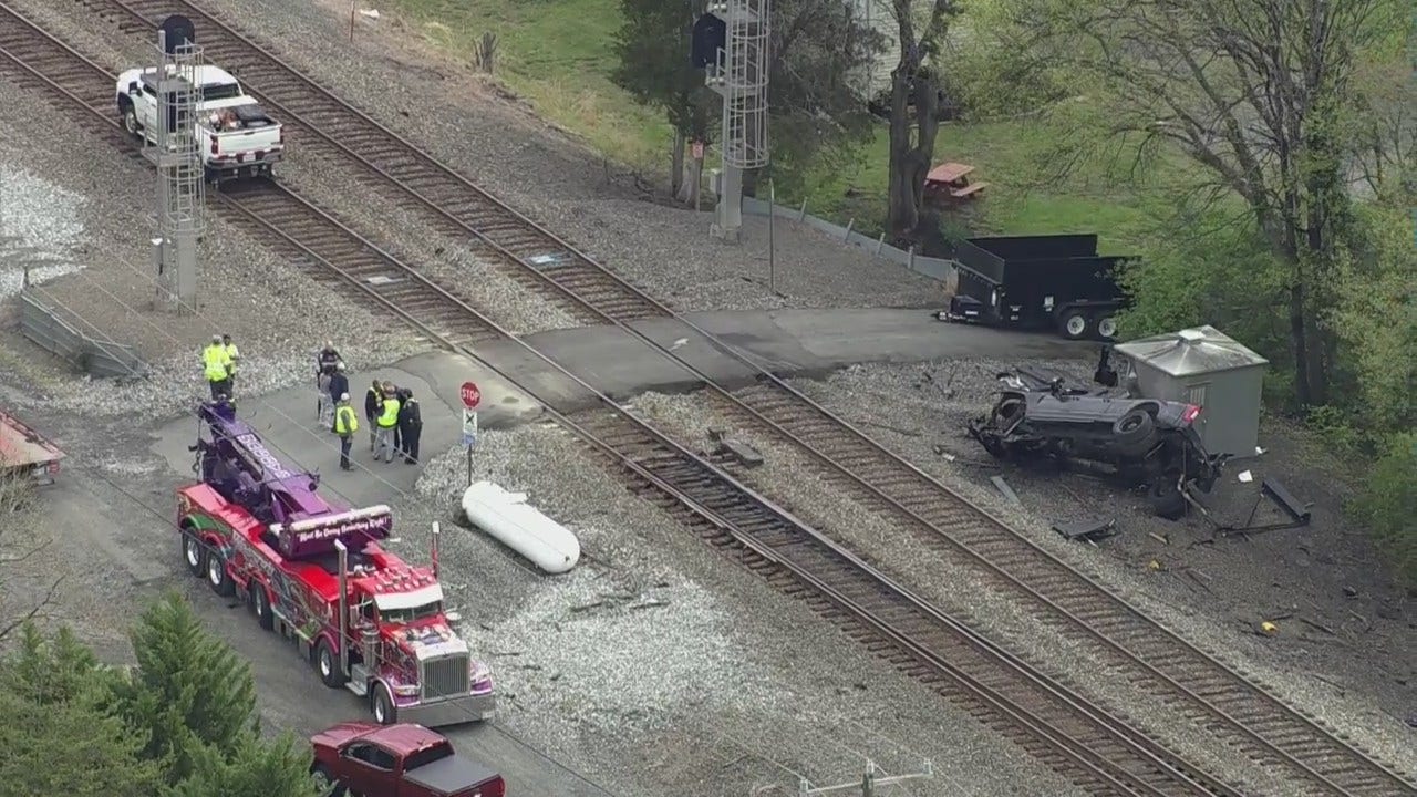 CHOPPER VIEW: Amtrak train hits pick-up truck | FOX 5 DC