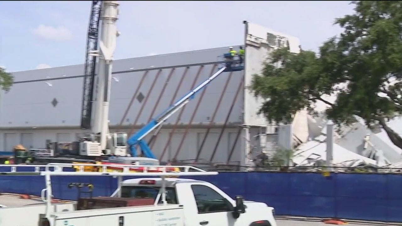 Moving pods trapped in semi-collapsed USPS building | FOX 13 Tampa Bay