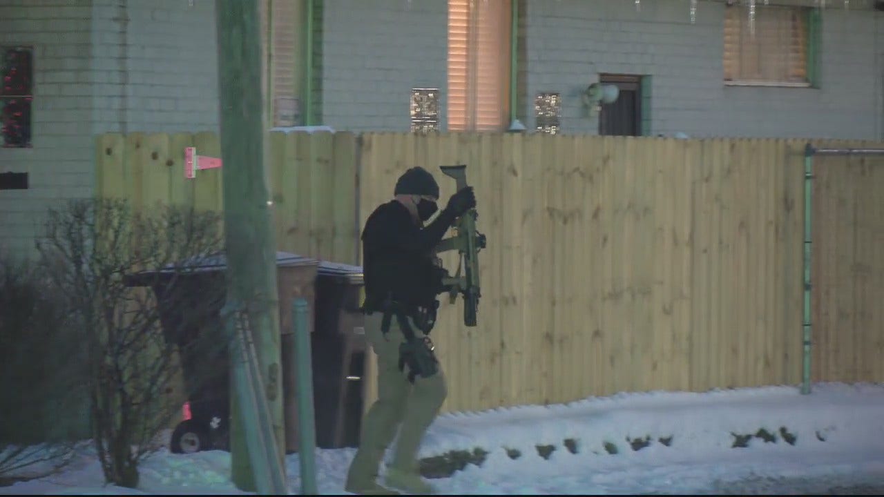Police conduct raid at west Detroit home near 7 Mile | FOX 2 Detroit