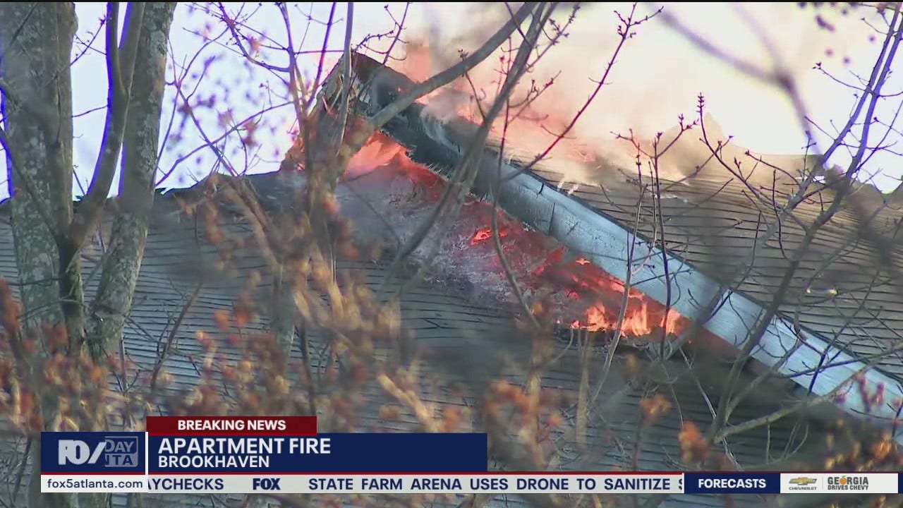 Crews battle Brookhaven apartment fire | FOX 5 Atlanta