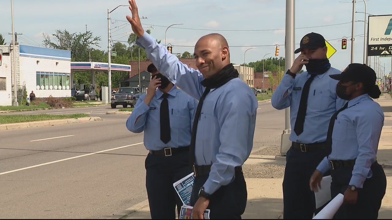 DPD holds recruiting event for 10th precinct at Knox Park | FOX 2 Detroit
