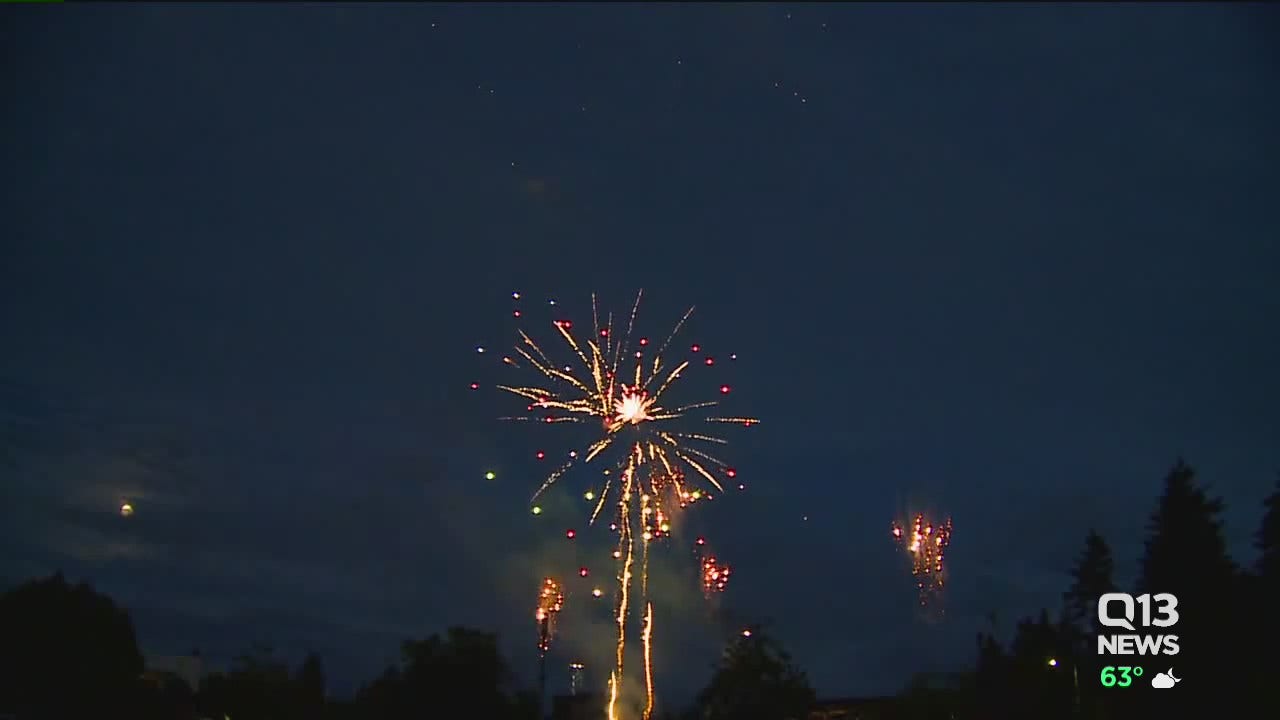 Socially distant fireworks celebration in Tacoma | FOX 13 Seattle