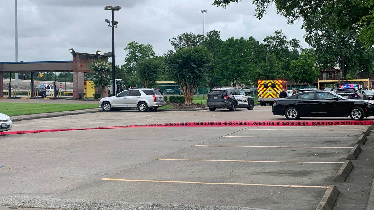 Brinks Security Officer shot in the face near north Houston bank | FOX ...