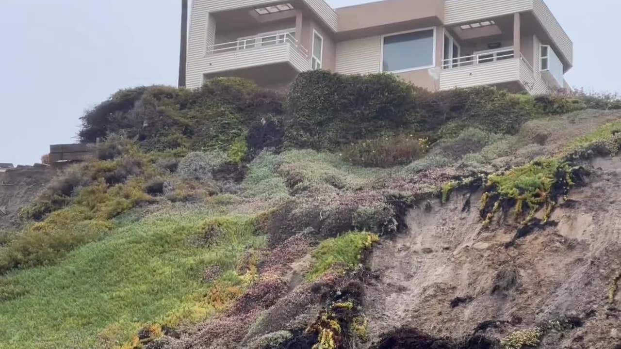 Video shows landslide along apartment buildings in San Clemente | FOX ...