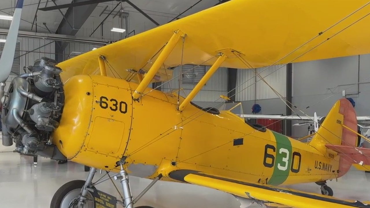 Chattahoochee Tech trains students on historical WWII plane | FOX 5 Atlanta