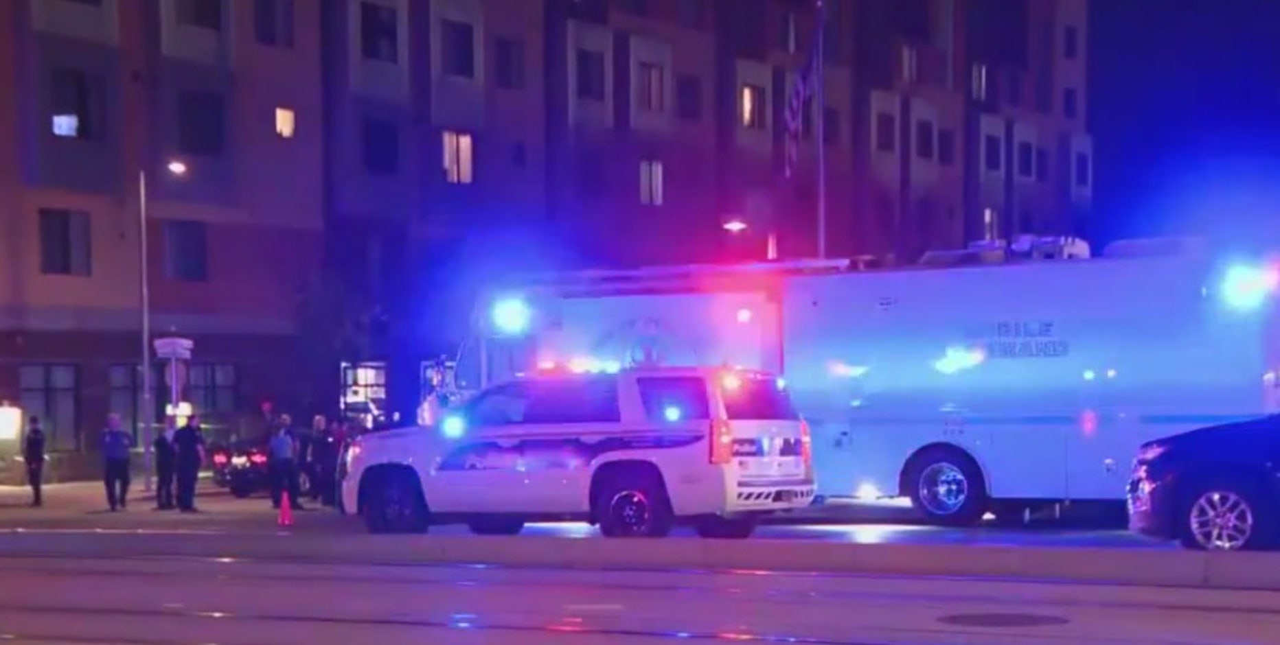 Murder investigation at upscale hotel; deadly shooting and stabbing in ...