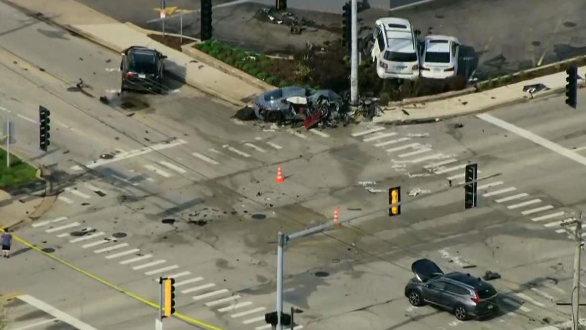 Metra train crashes into car, leaving 1 dead on Chicago's NW Side | FOX ...
