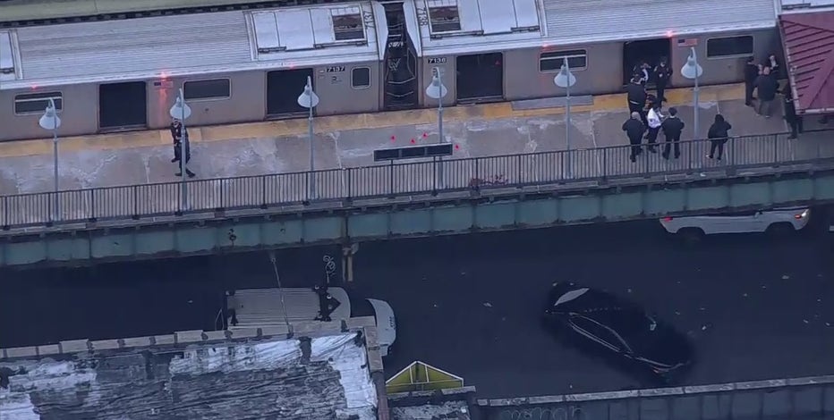Bronx Subway Shooting Nypd Identifies 15 Year Old Suspect In Deadly