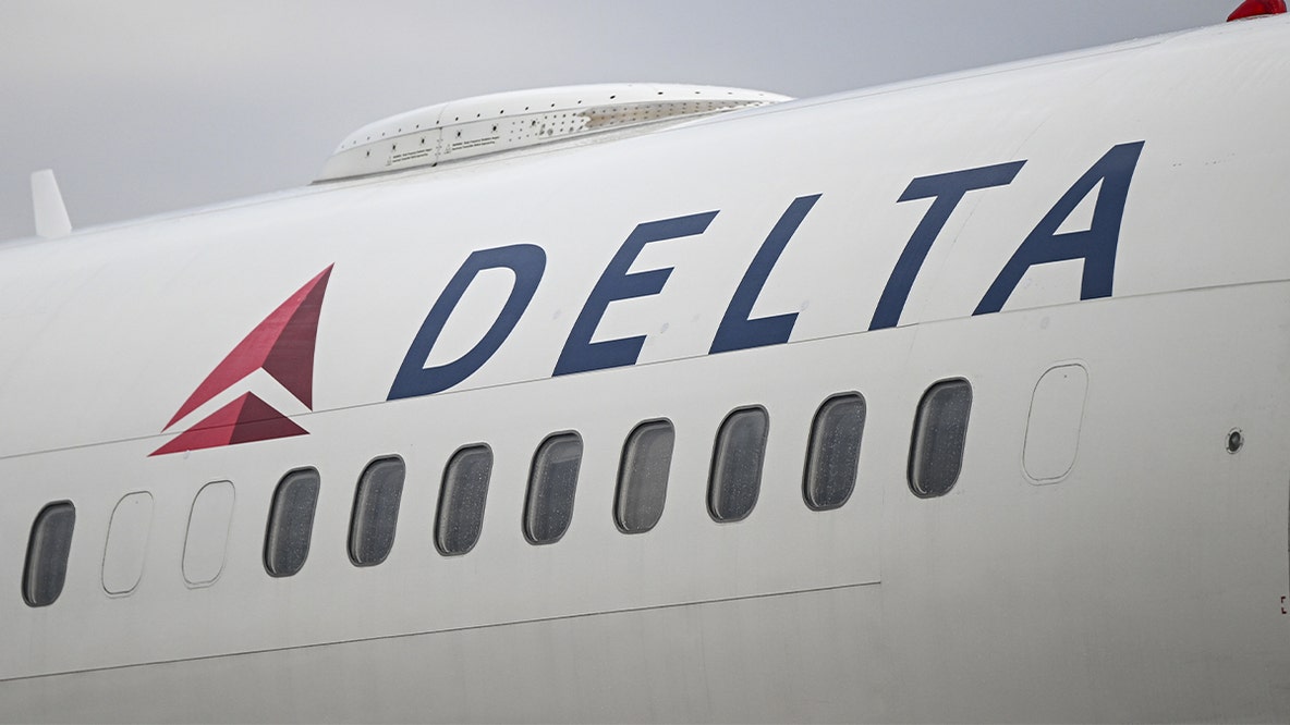Delta Air Lines route from Minneapolis to Dublin begins