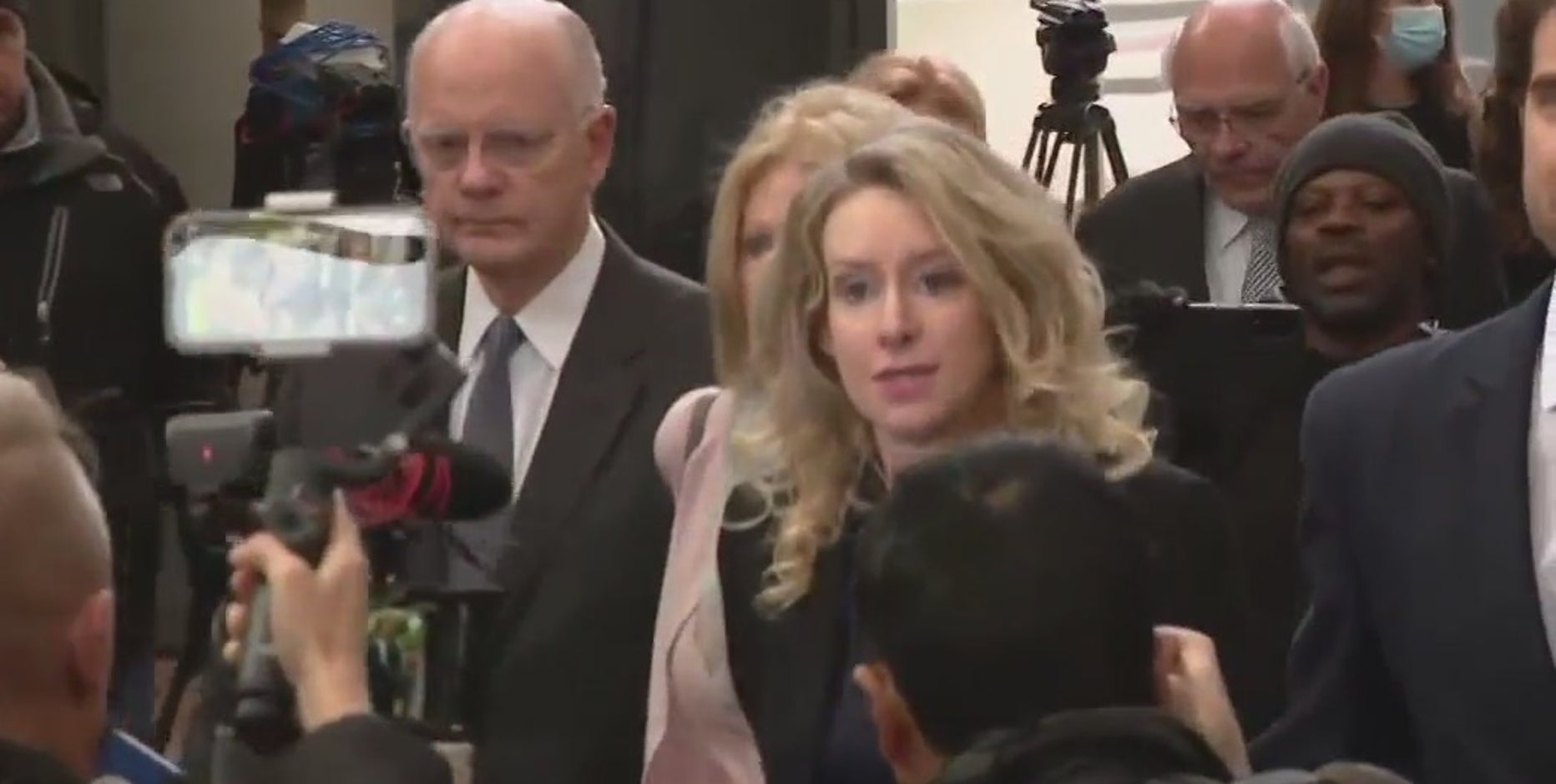 Elizabeth Holmes on track for early release from her 11-year prison ...