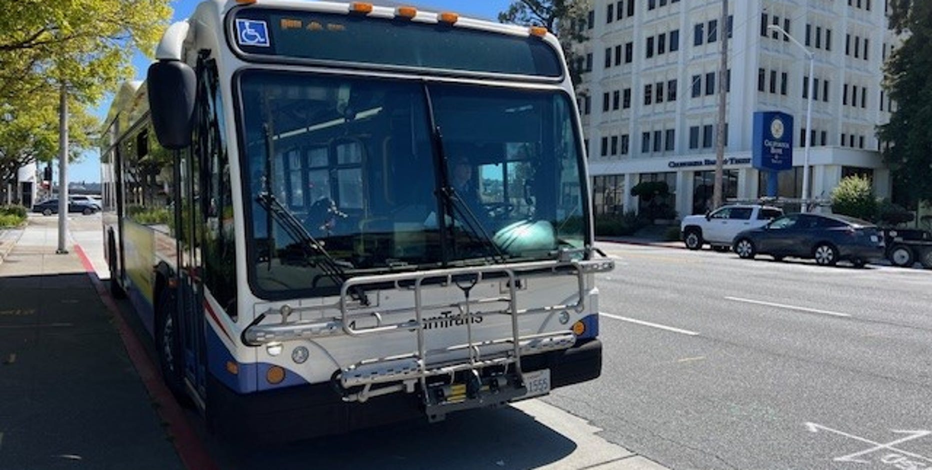 Passenger stabbed on SamTrans after suspect tries to steal bus | KTVU FOX 2