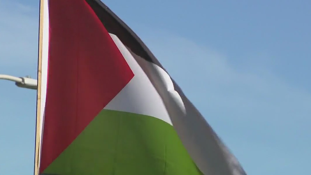 UWM negotiations as protest continues | FOX6 Milwaukee