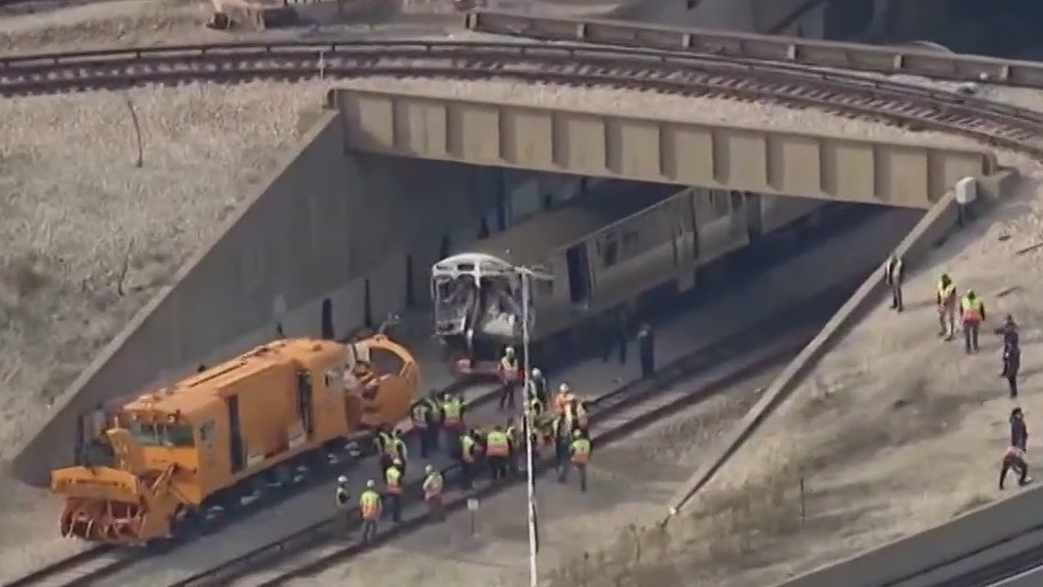 CTA train crash leaves at least 19 injured on Chicago's North Side ...