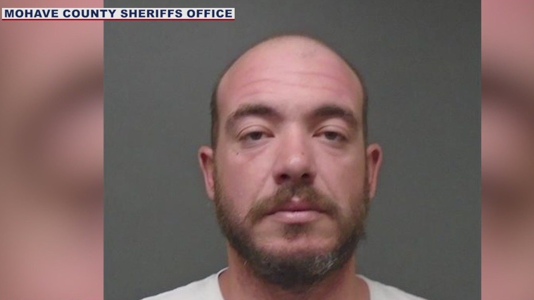 'Armed and dangerous' AZ murder suspect sought | FOX 10 Phoenix