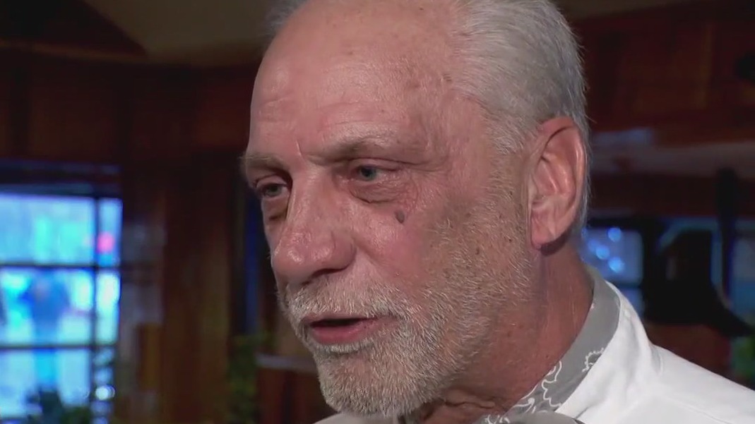 Wisconsin bar owner serves up holiday meals | FOX 9 Minneapolis-St. Paul