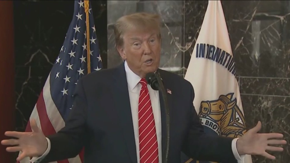 Trump speaks at annual Teamsters meeting in Washington, D.C. | FOX 32 ...