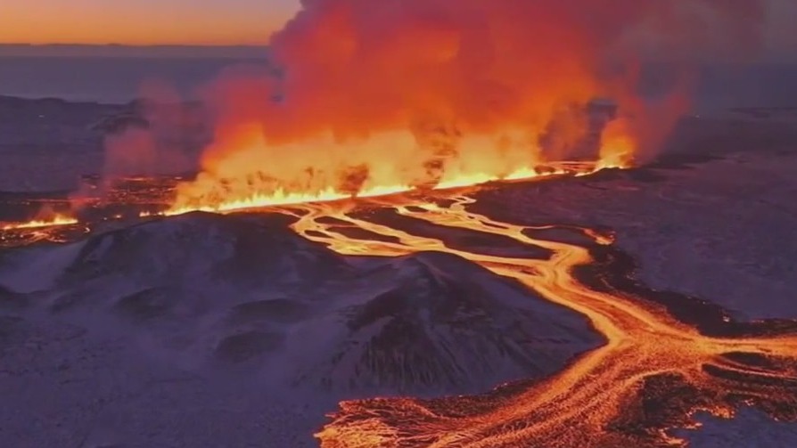 Dramatic drone video shows Icelandic volcano eruption | FOX 32 Chicago