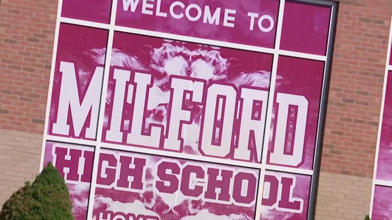 Milford Student has perfect attendance throughout high school | FOX 2 ...