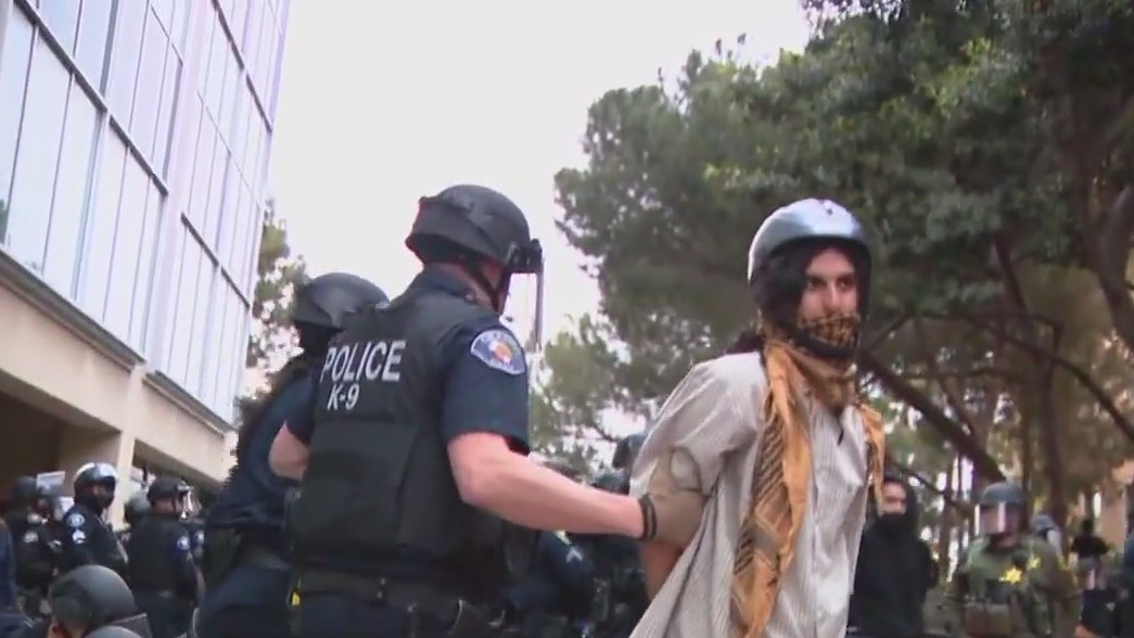 UCI protesters call for chancellor to resign | FOX 11 Los Angeles