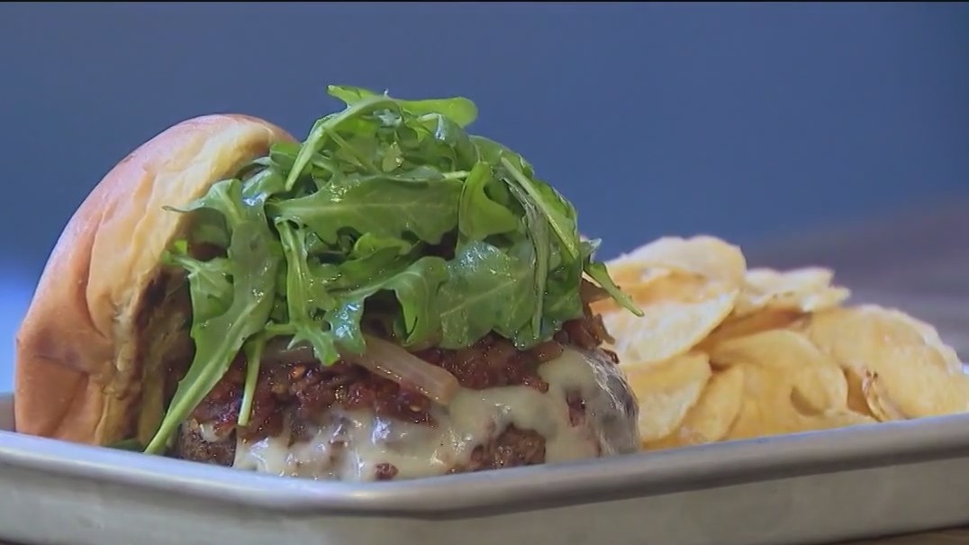 Burgers with Buck looks back on 2023 | FOX 5 Atlanta