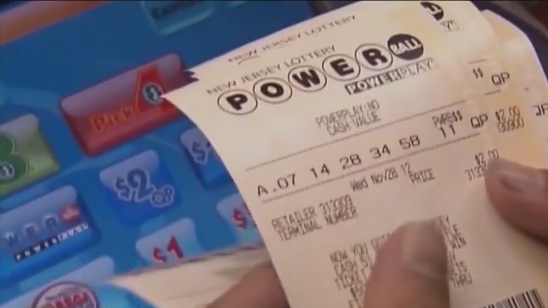 Powerball jackpot rises to estimated $620M | FOX 32 Chicago