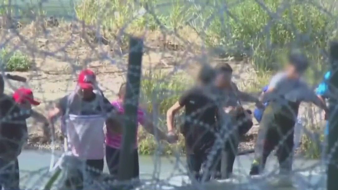 Border crisis: Texas vs. the federal gov't | FOX 7 Austin