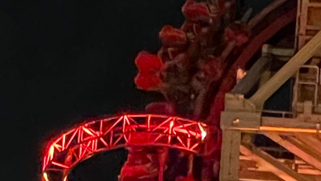Rip Ride Rockit stuck on Thanksgiving | FOX 35 Orlando